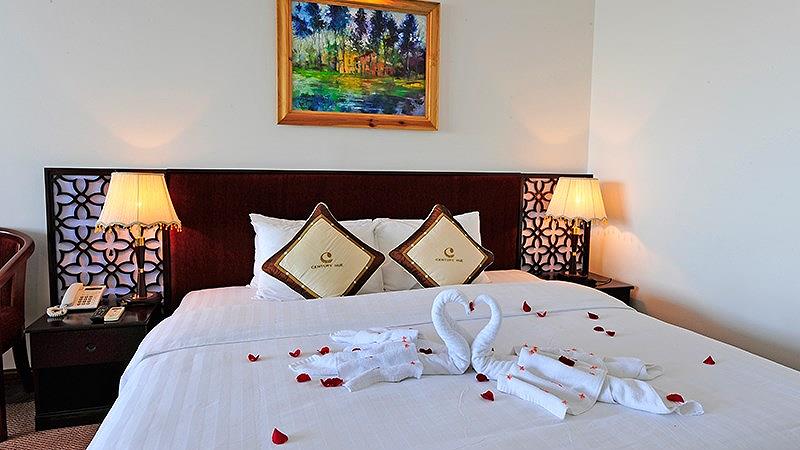 Khách sạn Century Riverside Huế