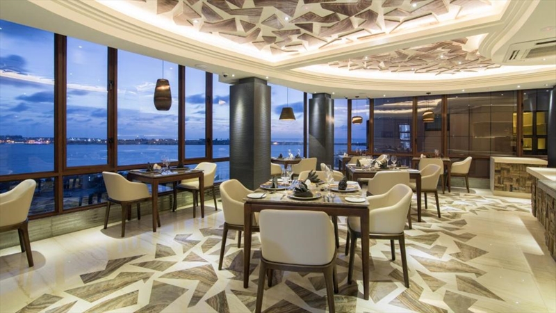 Khách sạn Samann Grand Maldives